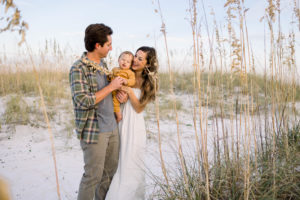 Sunset Pensacola Beach Family Photoshoot - jordanwestphoto.com